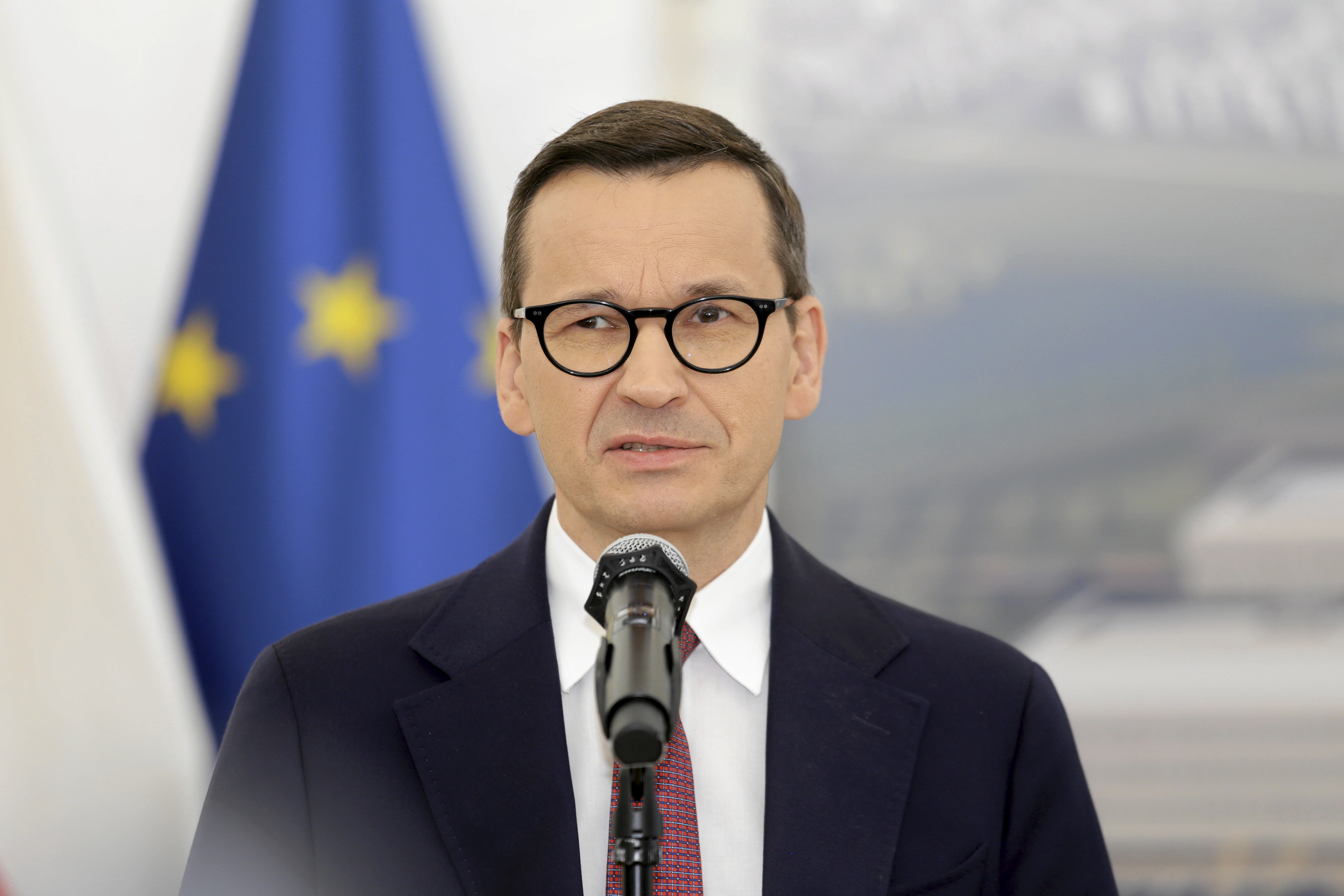 Morawiecki znalazł sposób na obejście Ziobry. Skarży do TK ustawę o TK ...